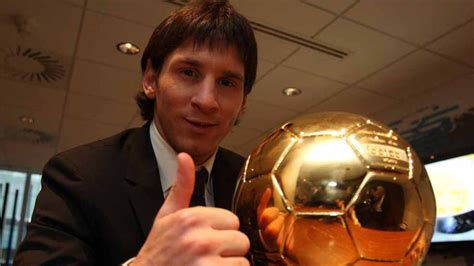 Se cumplen siete años del primer Balón de Oro conquistado por Messi