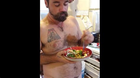 Naked Salad Toss Manger Et Sortir Avec Mes Chiens Pornhub