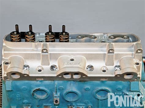 D Port Cylinder Heads Edelbrock S New Performer D Port Casting For