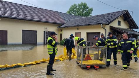 Überflutungen in Teufenbach nach Dauerregen FF St Florian am Inn