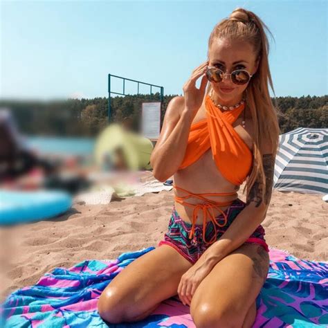 New Hot Sexy Dagmara Malus Bikini Pics