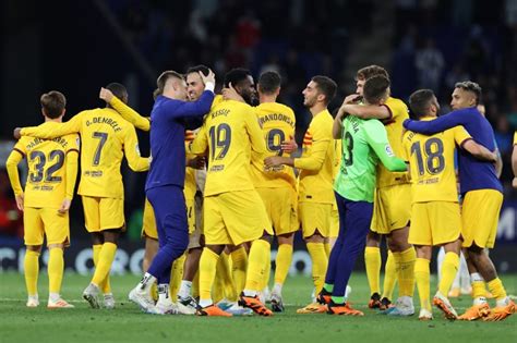 Barcelona gana la liga española de fútbol con 14 puntos sobre el Real