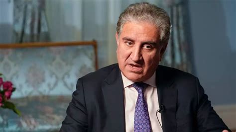Shah Mahmood Qureshi ইমরন ঘনষঠ পকসতনর পরকতন মনতর
