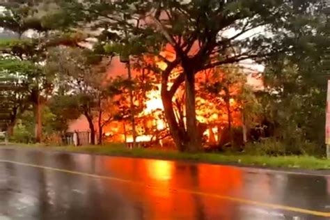 Kebakaran Disertai Ledakan Hanguskan Rumah Warga Di Kapuas ANTARA