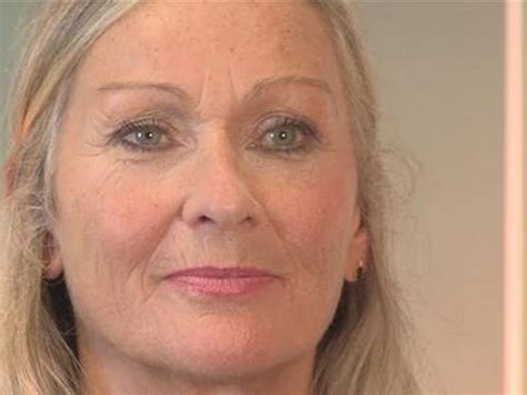 How To Apply Makeup For The Older Woman Saubhaya Makeup