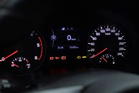 Luzes do painel do carro Você sabe o significado de cada uma