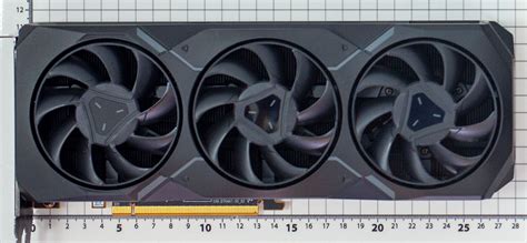 AMD Navi 31 Radeon RX 7900 XTX And XT Unboxing Dimensions Size