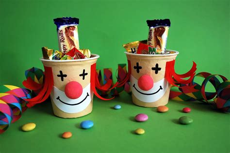 Clowns Aus Joghurtbechern Kinderspiele Welt De