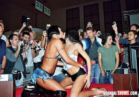 Babe Today Scandal Shows Scandalshows Model April Public Vrxxx Mobile