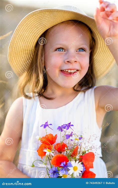 425 Bouquet De Pavot De Fleurs Sauvages Photos Libres De Droits Et