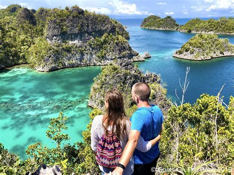 10 Destinasi Wisata Alam Di Papua Barat Yang Wajib Dikunjungi Bukan