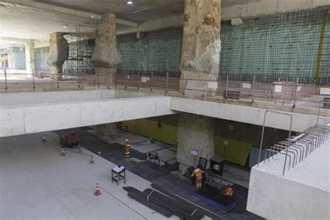 Estação Santa Marina da Linha 6 Laranja recebe cobertura metálica