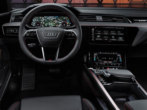 Audi Q8 E Tron Sportback 250kW 50 Quattro 95kWh Black Edition Auto