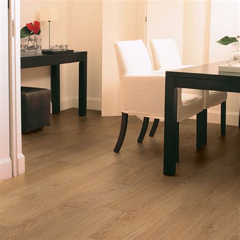 Natural Varnished Oak Clm Quick Step Laminate Best At Flooring