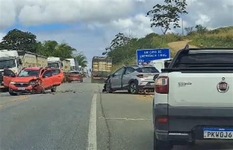 Carros De Passeio Colidem Frontalmente Na Br Trecho Da Muritibinha