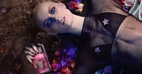 Café Rose 2023 Tom Ford A Rose Sprinkled with Coffee Fragrance Reviews