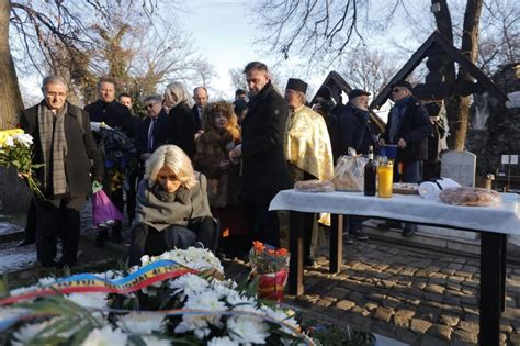 Ziua Culturii a început cu o slujbă de pomenire și colivă la mormântul