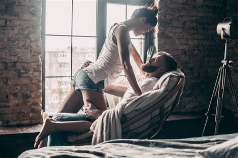 Brincadeiras Picantes Na Hora Do Sexo Tire O Relacionamento Da Rotina
