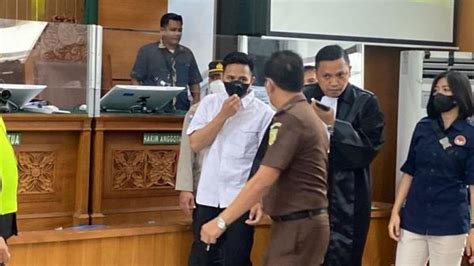 Lebih Ringan Dari Tuntutan Jaksa Richard Eliezer Divonis 1 6 Tahun