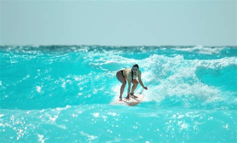 Estas son las mejores playas para surfear en la Península de Yucatán
