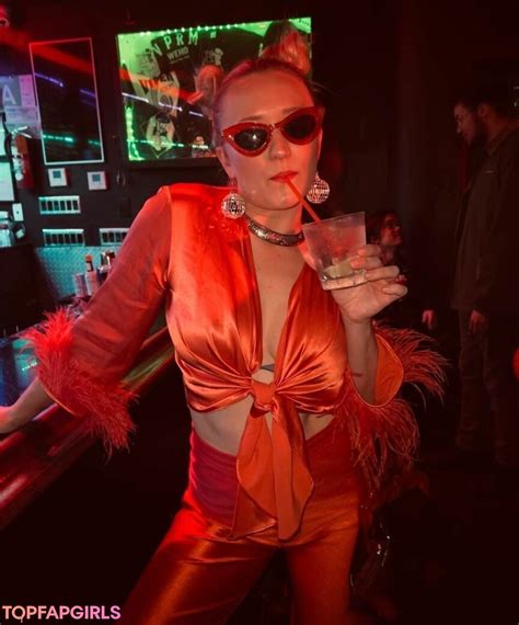 Emily Osment Nude Onlyfans Leaked Photo Topfapgirls