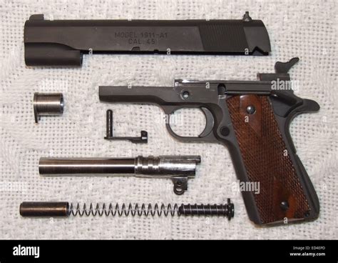 Calibre 45 Fotos e Imágenes de stock Alamy