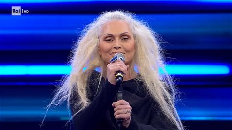 Sanremo 2023 Il Vestito Di Anna Oxa Per La Finale