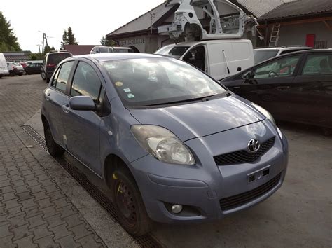 Toyota Yaris Pas Przedni Niska Cena Na Allegro Pl
