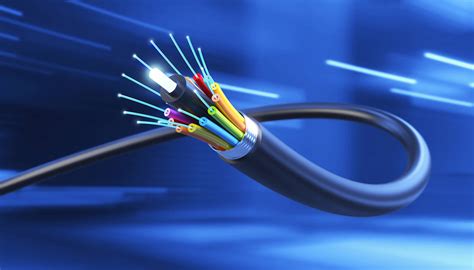 Qué es y cómo funciona la fibra óptica