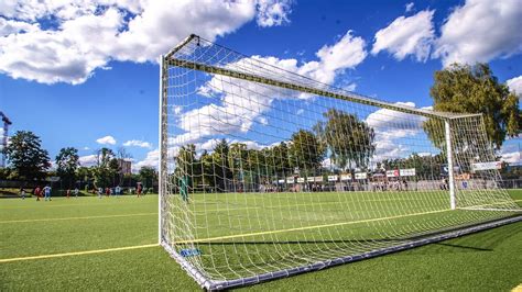 Dimension Terrain de Foot Professionnel à 11 à 5 à 8 Norme FIFA