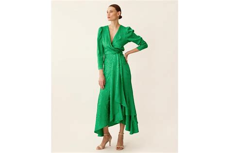 Los elegantes vestidos de fiesta corte inglés midi la opción perfecta