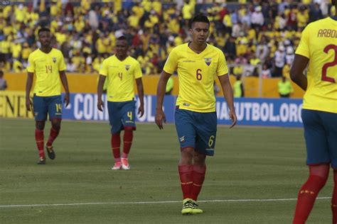 La Selección de Ecuador cae tres puestos en el ranking de la FIFA El