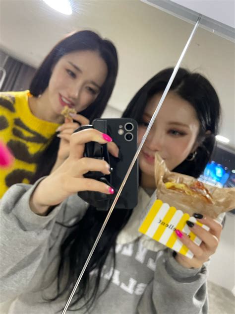 dor on Twitter RT RBW PURPLEKISS 채인 토끼커플 찡 울 팀의 미소천사로써 힘든 일도 때론