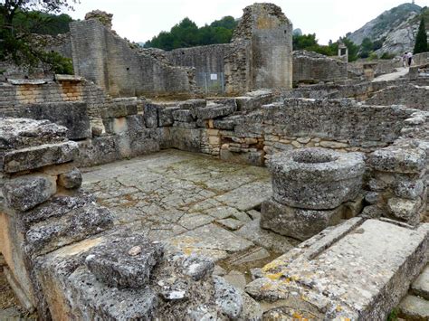 Visiter Site archéologique de Glanum préparez votre séjour et voyage