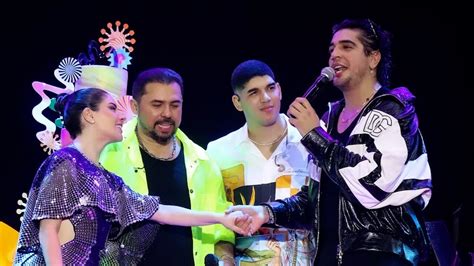 Vídeo Gkay mostra bolo de aniversário e ganha Parabéns especial de