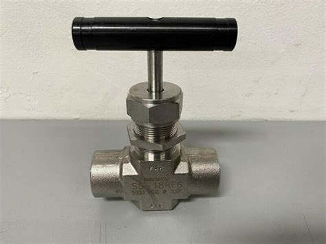 Used Swagelok SS 18RF6 Stainless Steel Integral Bonnet Needle Valve