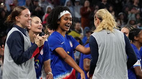 Lily Yohannes debuta con el USWNT con tan solo 16 años y anota su
