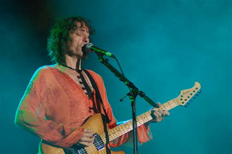 Robe Lanza Su Nuevo Disco Se Nos Lleva El Aire El Generacional