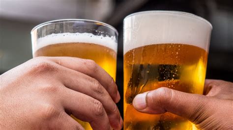 El origen de la cerveza artesanal y dónde probar buenas etiquetas