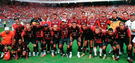 Atlético Paranaense 2001 Sao Paulo Tenta Quebrar Tabu De 19 Anos