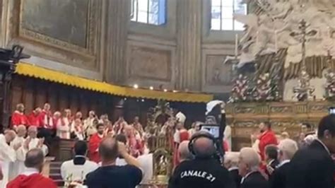 Napoli miracolo di San Gennaro 2023 si è sciolto il sangue del