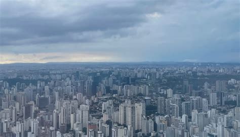 Período favorável à chuva forte e muitos temporais em São Paulo