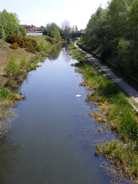 Walsall Canal View Gordon Griffiths Cc By Sa 2 0 Geograph Britain