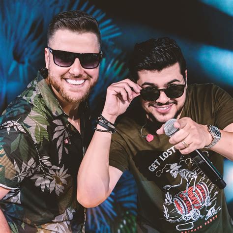 Zé Neto e Cristiano lançam clipe de Vamo Tomar Uma