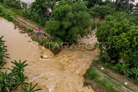 Banjir Akibat Tanggul Jebol Di Demak Antara Foto