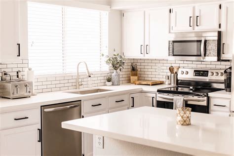 Images Of Modern White Kitchens Image To U