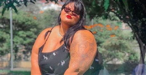 Thais Carla Bailarina Plus Size De Anitta Aparece Nua No Banho Marido