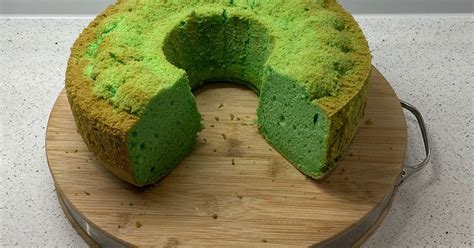 Pandan Chiffon Cake Recipe By Nadine Schweitzer Cookpad