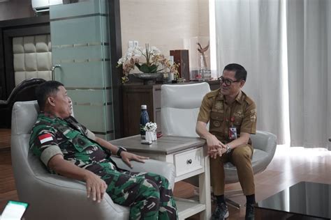 Danrem 131 Santiago Kunjungi Pemkab Minahasa Utara Jalin Silaturahmi