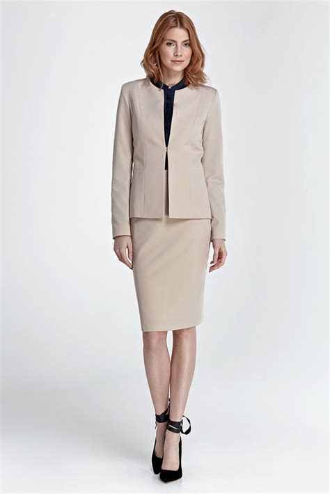 Détails sur Ensemble tailleur beige jupe et veste femme costume chic